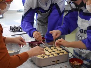 上諏訪中 Let’s introduce Japanese food to Alts! - 諏訪市公式ホームページ